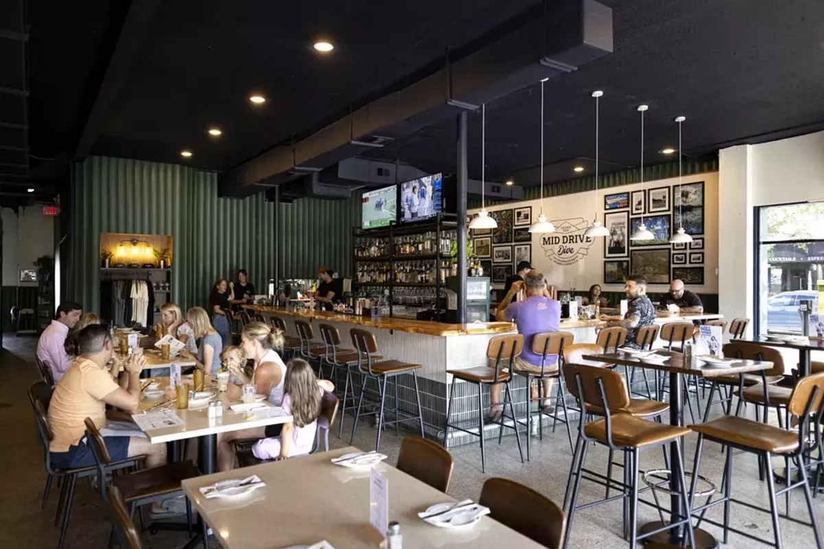 Mid Drive Dive embraces College Park's past with its mid-century ...