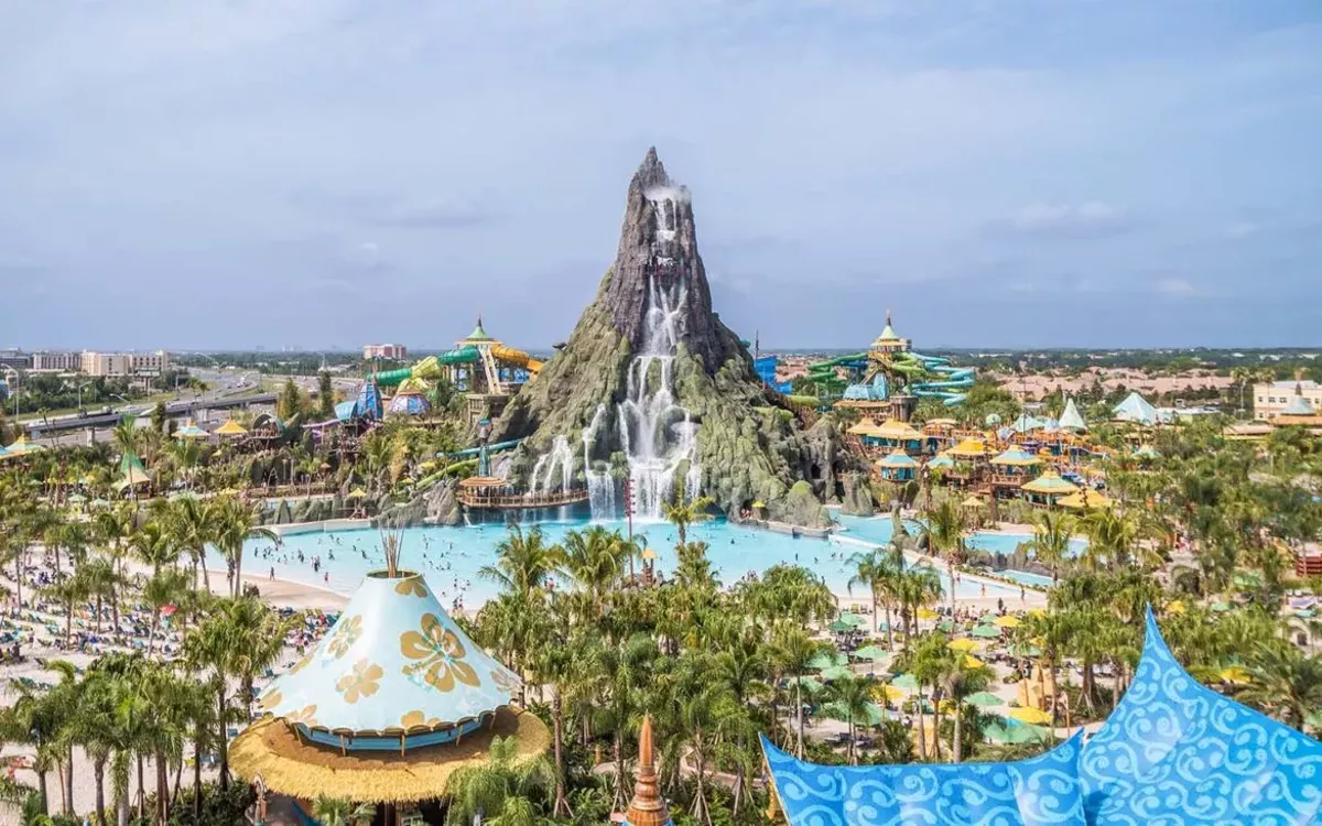 Universal Orlando's Volcano Bay closed early Sunday after guests ...