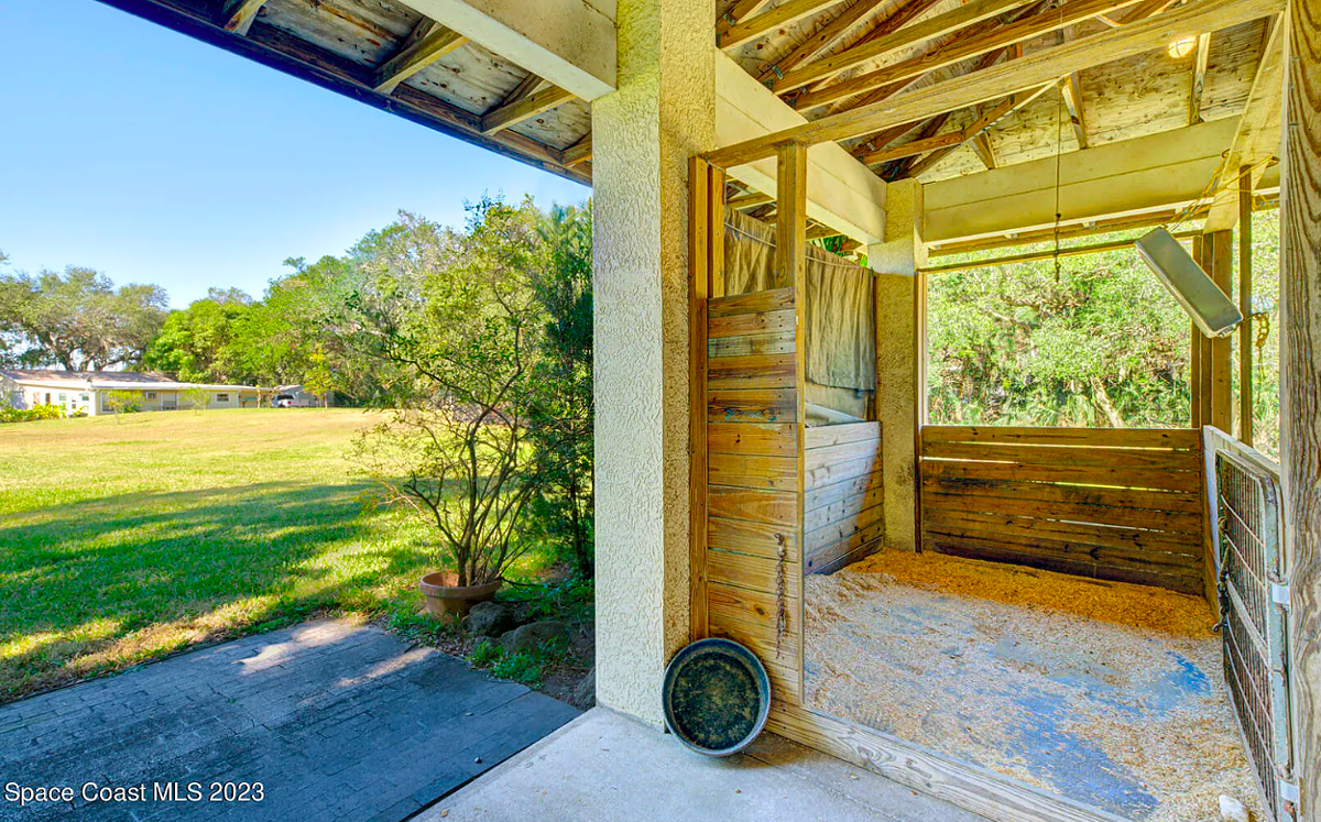 This waterfront hideaway home is for sale just outside Orlando, and it ...